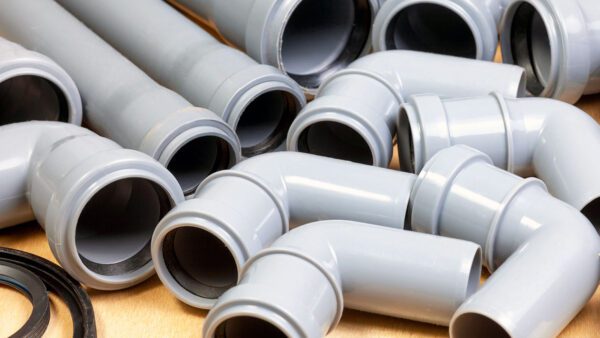 Historia del PVC: origen, evolución y usos del Cloruro de Polivinilo